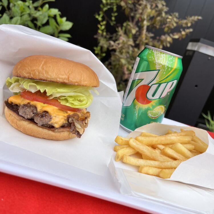 #NO NAME BURGER 始めました！ | 桑都テラス
